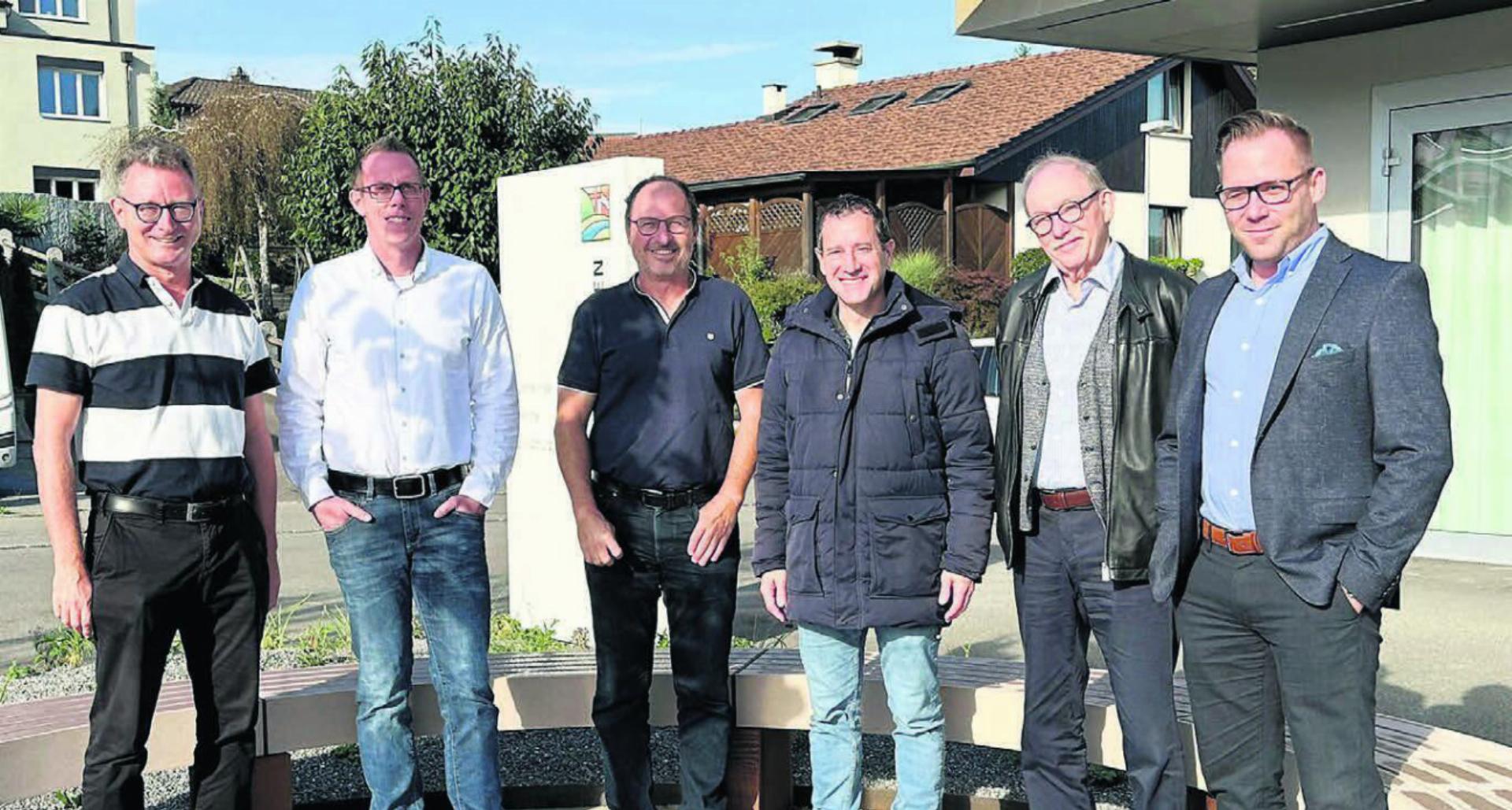 Sie freuen sich über die unterzeichnete Vereinbarung: (v. l.) Daniel ...